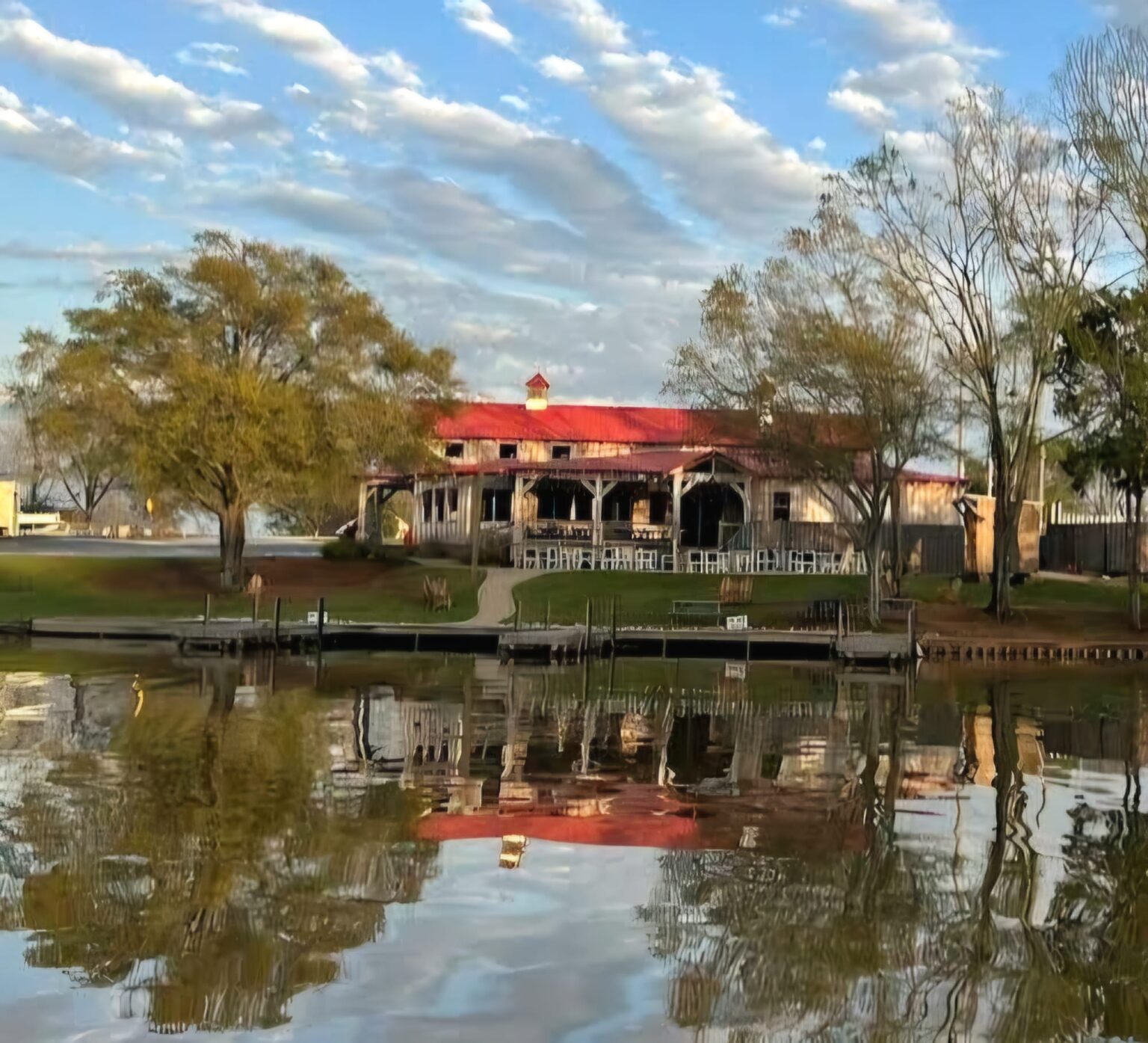 Lake House Tap – Lake Time all The Time